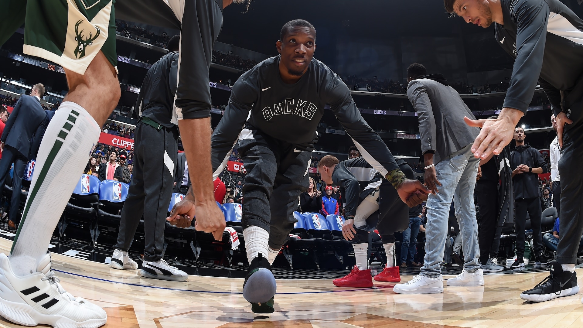 Bucks guard Eric Bledsoe to miss at least 2 weeks with fractured fibula ...