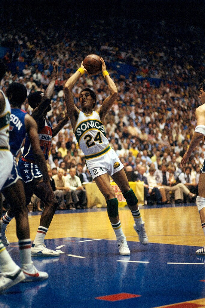 Legends profile: Dennis Johnson | NBA.com