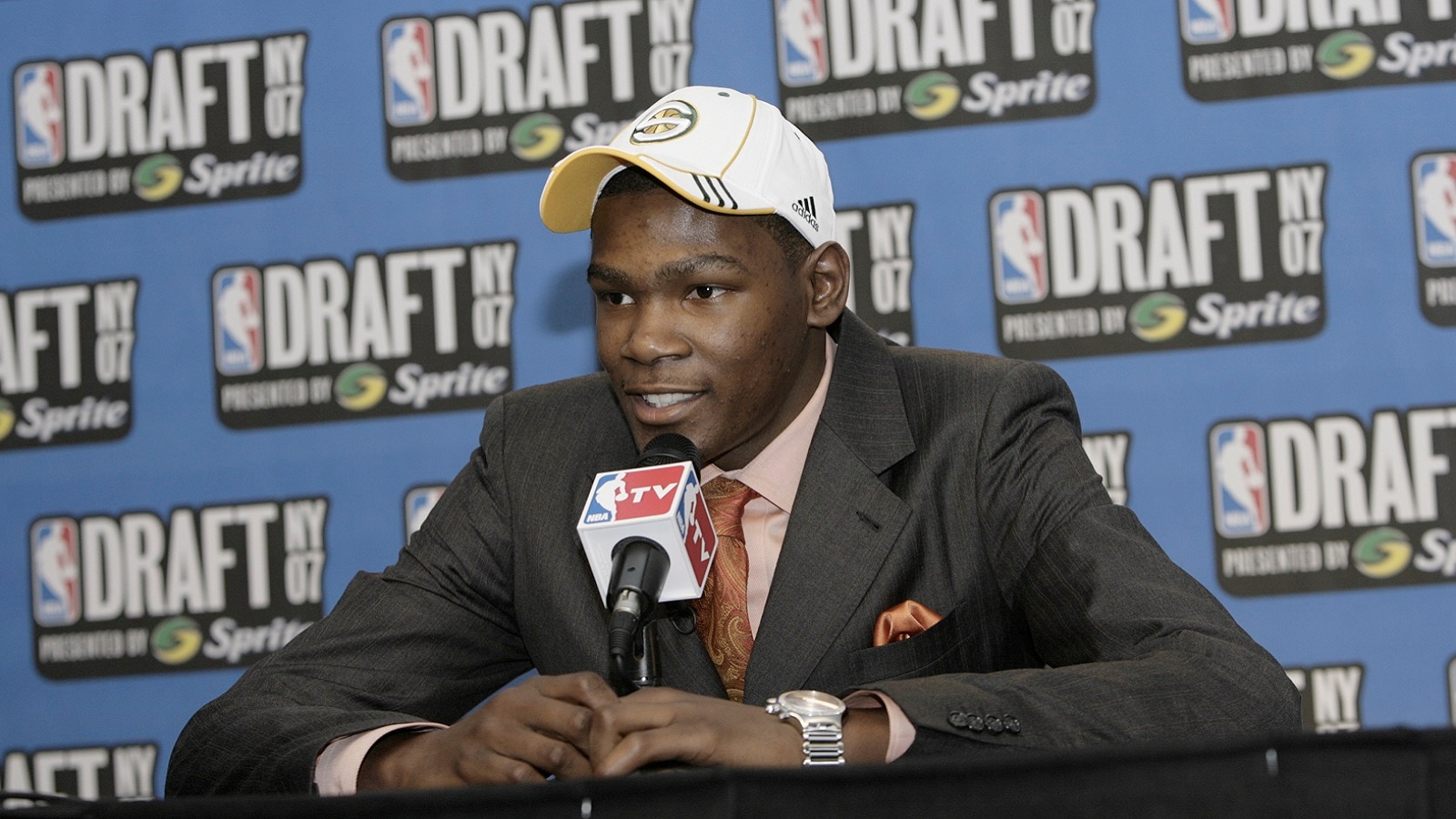 The official site of the NBA for the latest NBA Scores, Stats & News ...