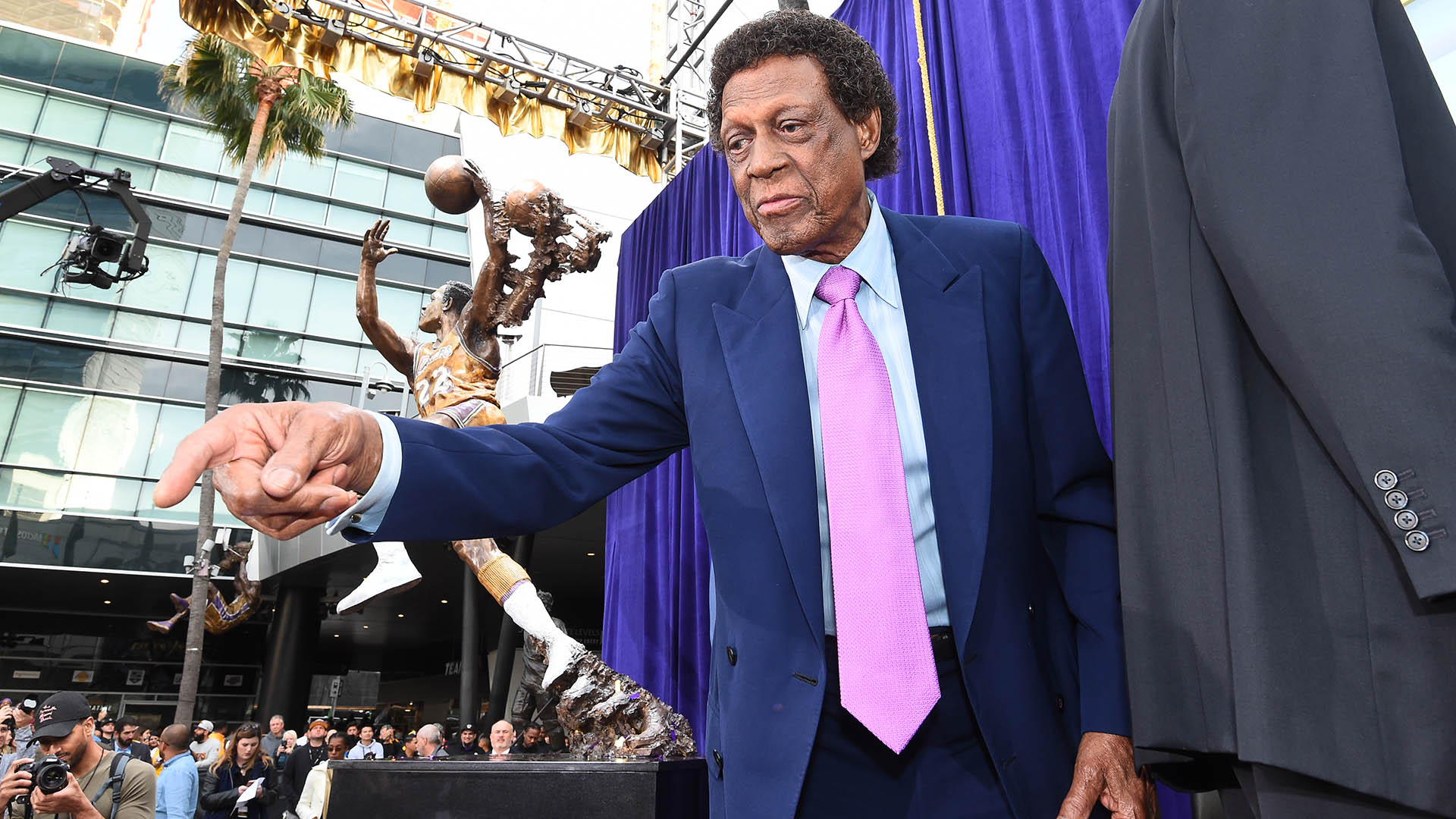 Lakers legend and Hall of Famer Elgin Baylor dead at 86 | NBA.com