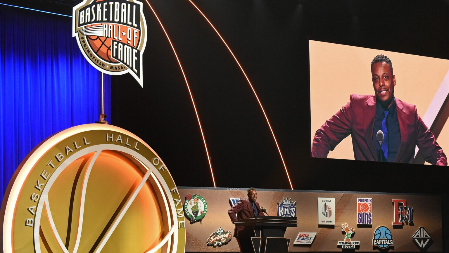 Paul Pierce, Chris Bosh, and Bill Russell (again) inducted into hoops ...