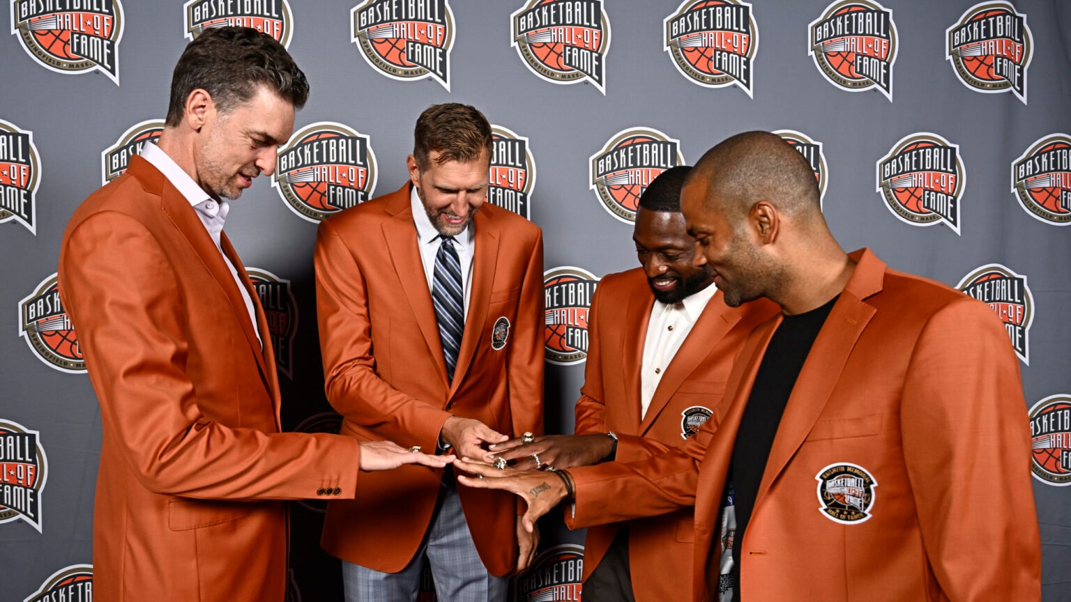 List of Naismith Memorial Basketball Hall of Fame Inductees | NBA.Com