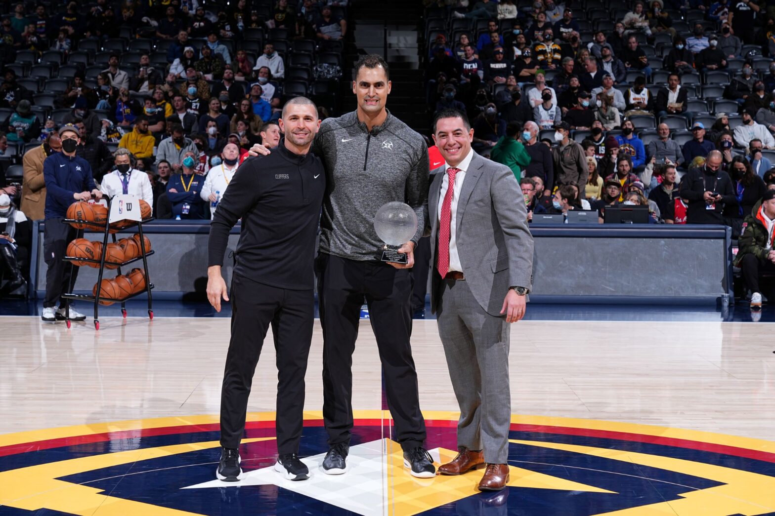 Nuggets' Felipe Eichenberger wins NBSCA Coach of the Year award | NBA.com