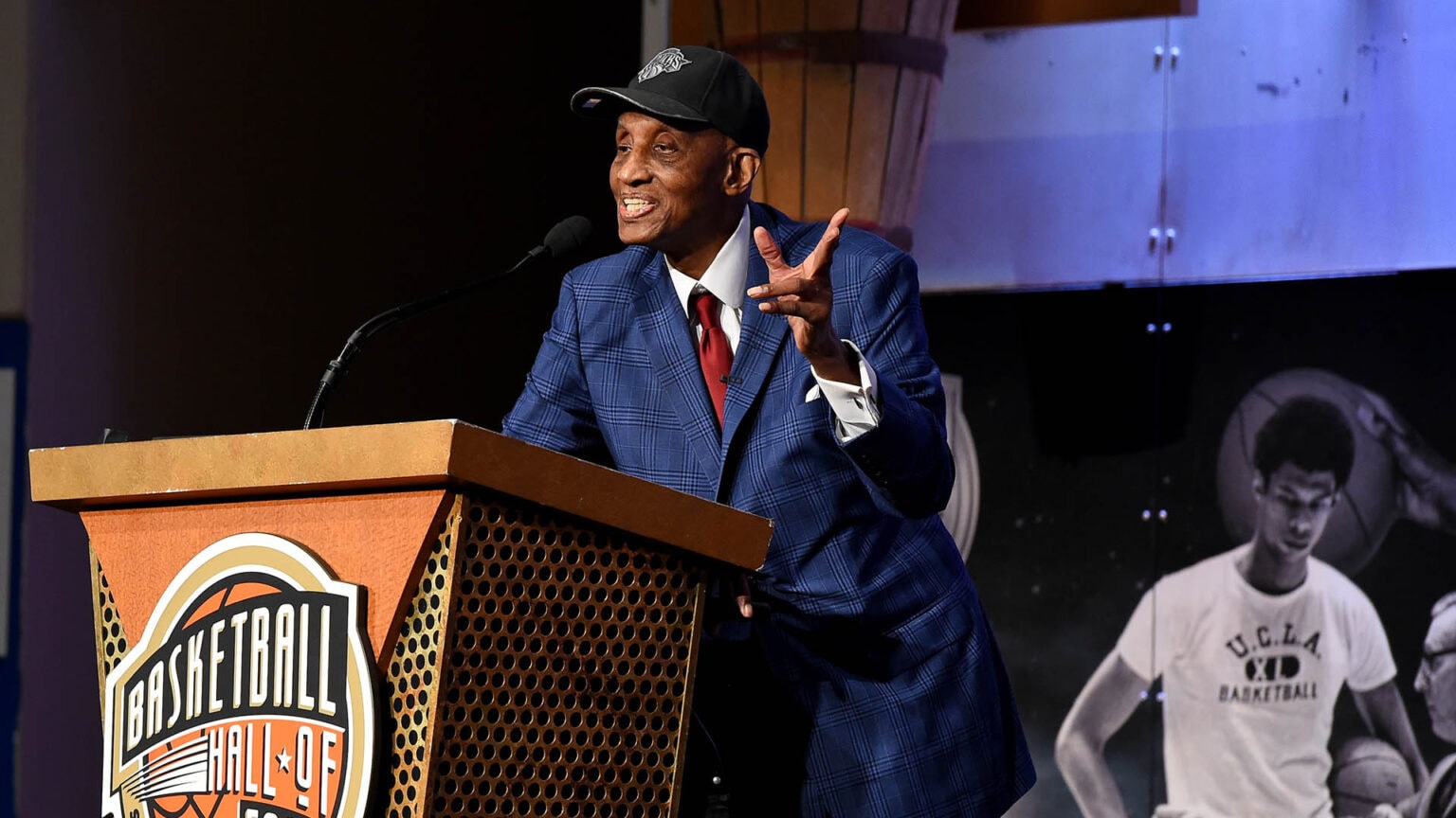 Q&A: HBCU legend Dick Barnett reminisces about his playing days | NBA.com