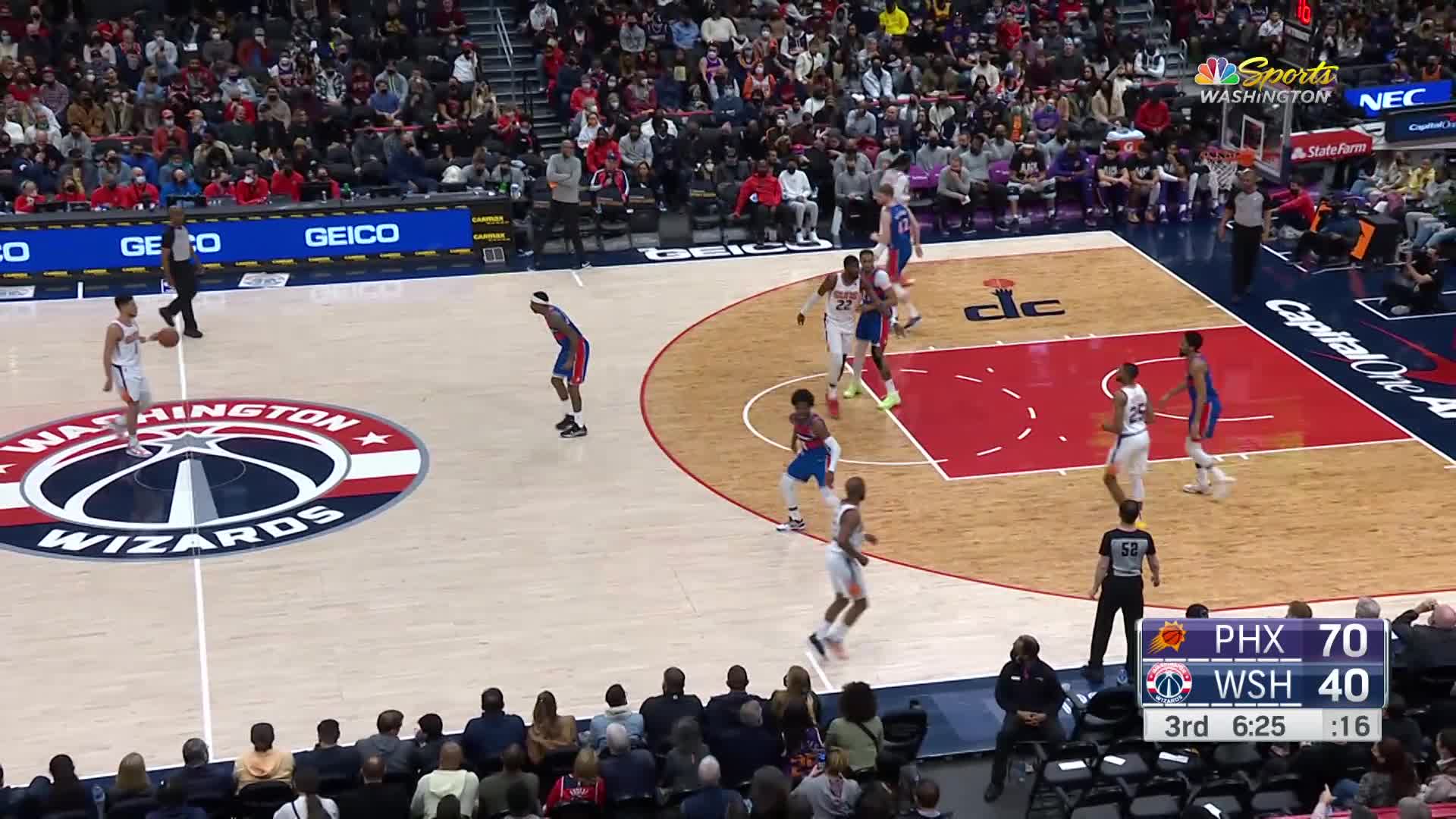Devin Booker knocks down the midrange jumper | Phoenix Suns