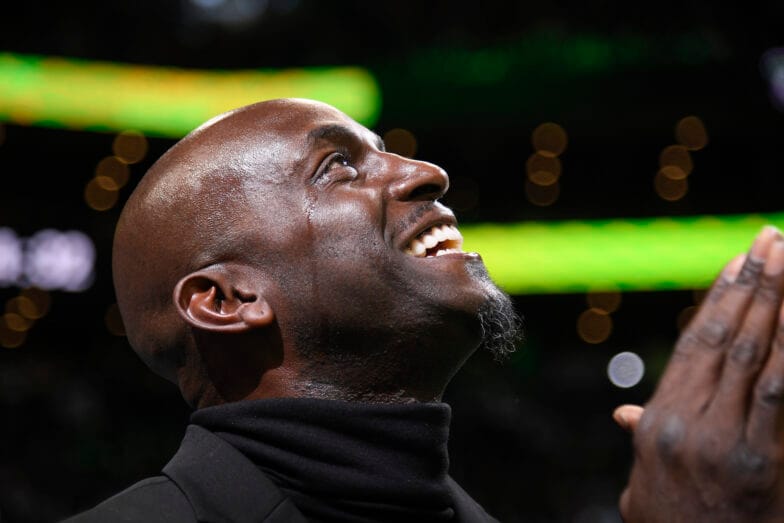 Kevin Garnett shows vintage emotion as Celtics retire his No. 5 | NBA.com
