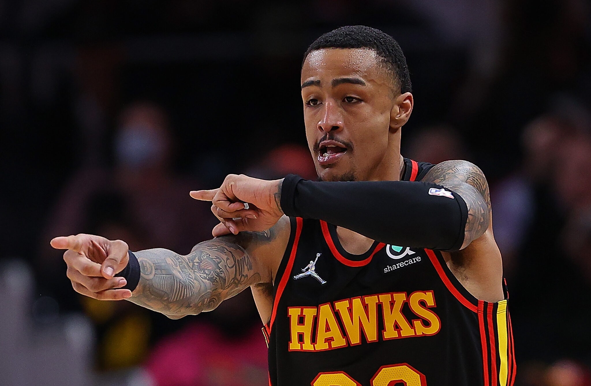 Hawks' John Collins out at least 10-14 days with foot, finger injuries ...
