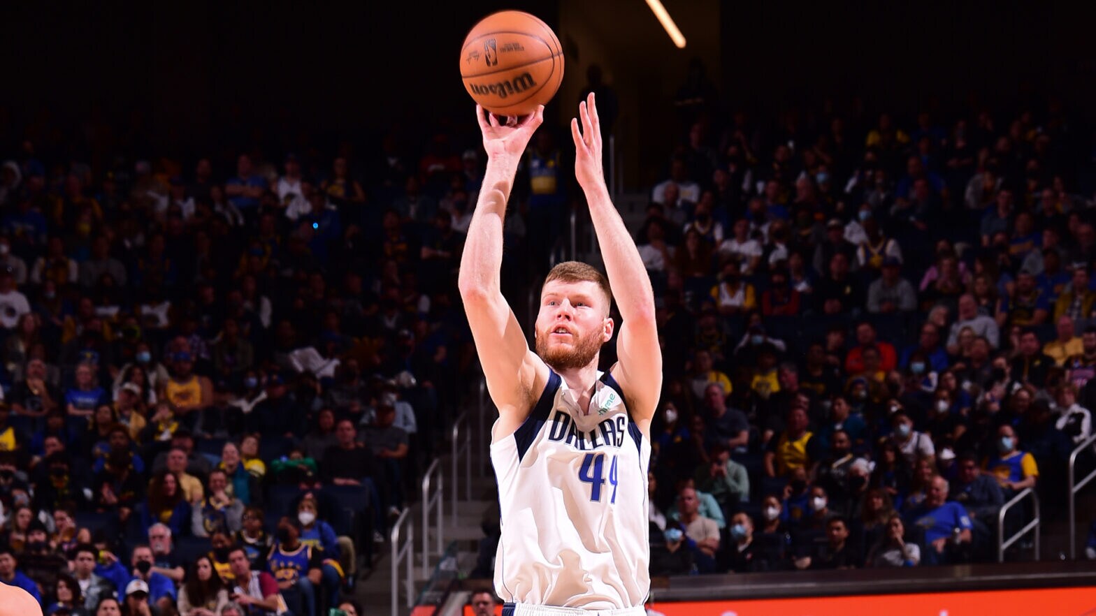 Q&A: Davis Bertans wants to 'spread love' and help Ukraine refugees ...