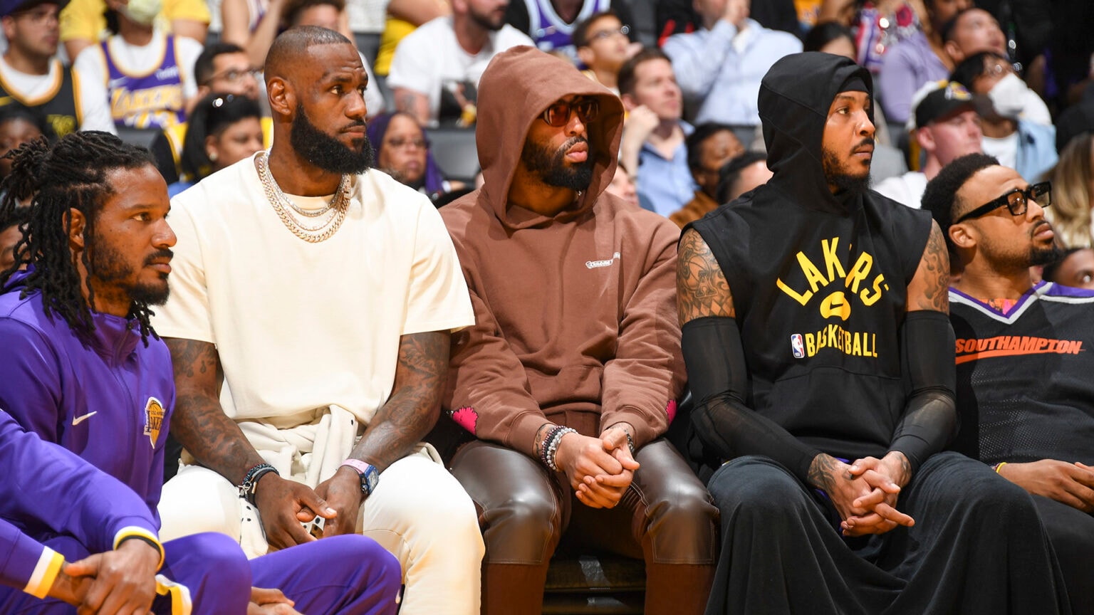 LeBron James (knee) misses game vs. 76ers | NBA.com