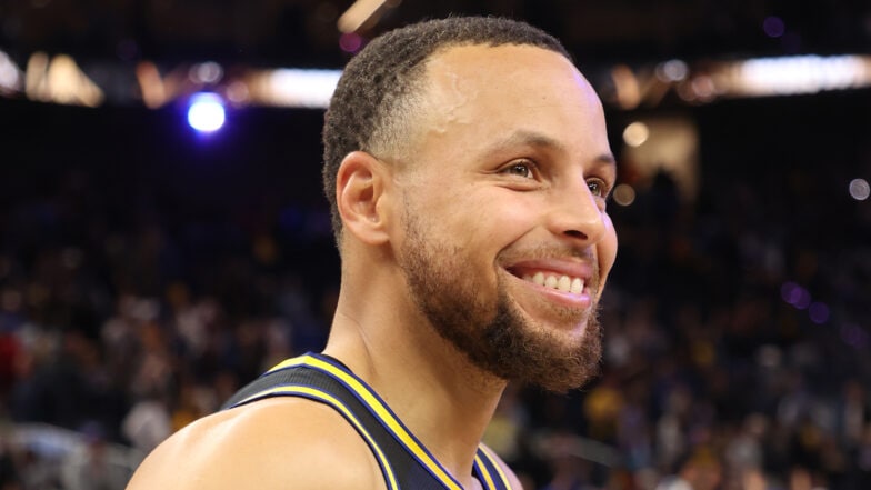 Stephen Curry finishes degree, graduates from Davidson College | NBA.com