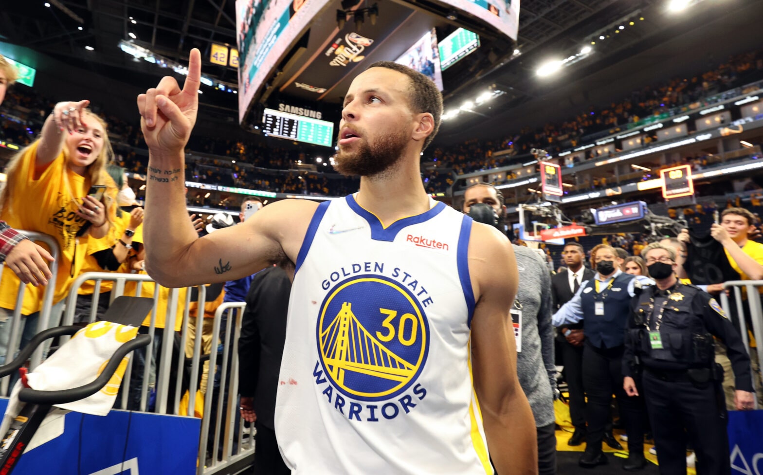 Stephen Curry’s 233-game run of made 3-pointers ends in NBA Finals ...