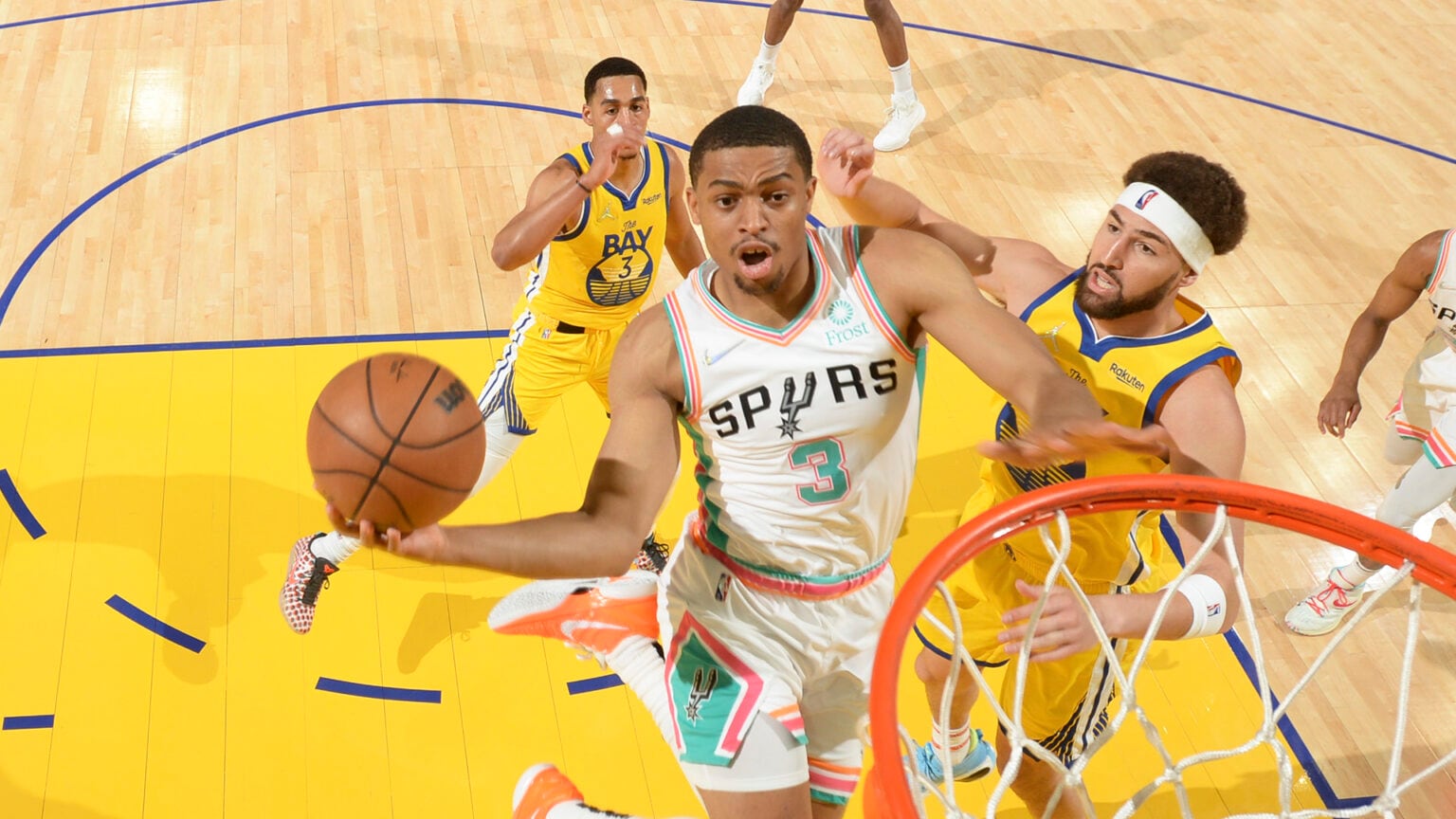 Keldon Johnson officially signs extension with Spurs | NBA.com