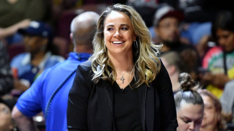 Las Vegas Aces coach Becky Hammon joins ESPN as analyst | NBA.com