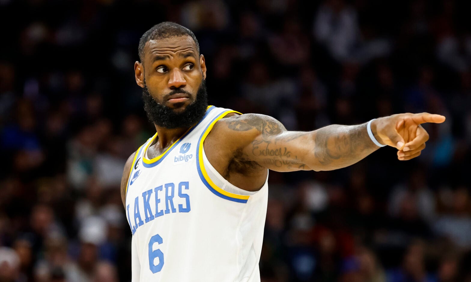 Lakers' LeBron James day-to-day with leg muscle strain | NBA.com