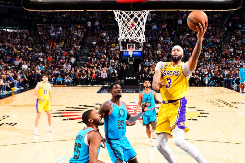 Lakers' Anthony Davis turns in historic performance | NBA.com