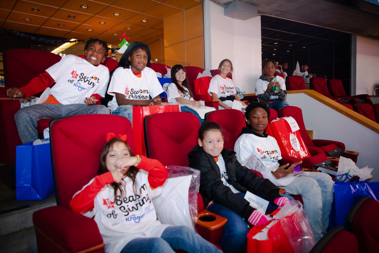 Houston Rockets host Boys and Girls Club holiday party at game | NBA.com