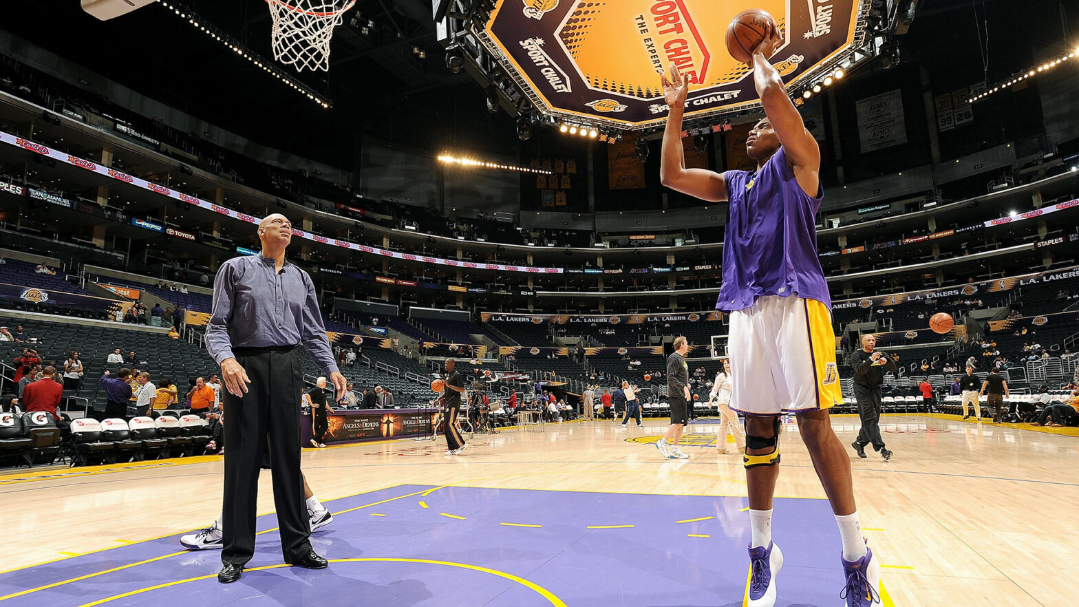 Kareem Abdul-Jabbar's signature sky hook notably absent in NBA's ...