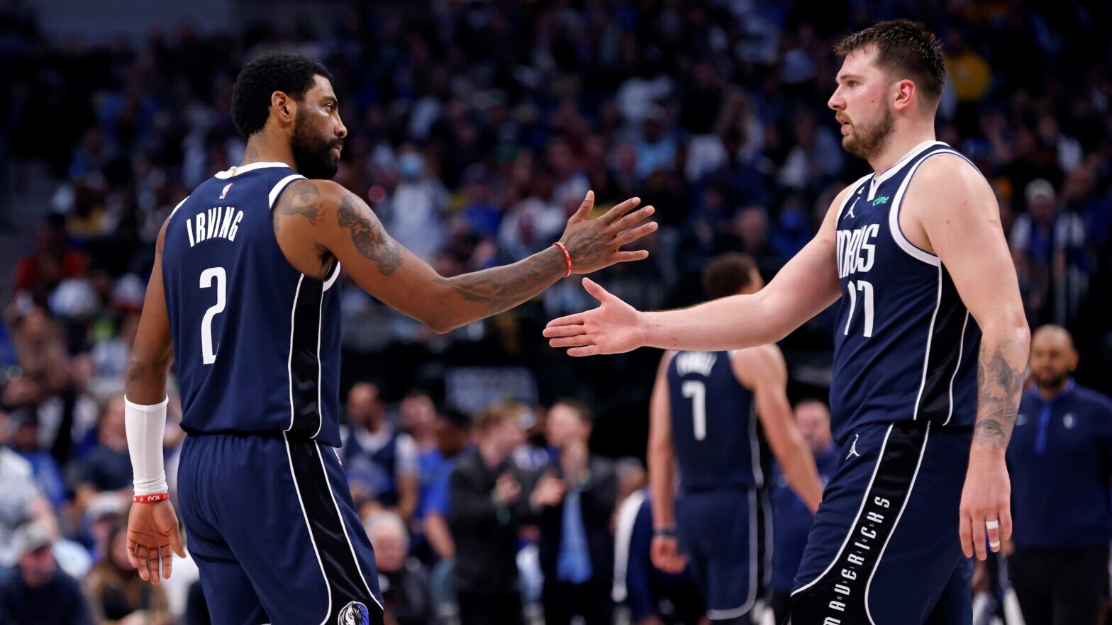 Scoring duel highlights Sixers-Mavericks matchup on TNT Thursday | NBA.com