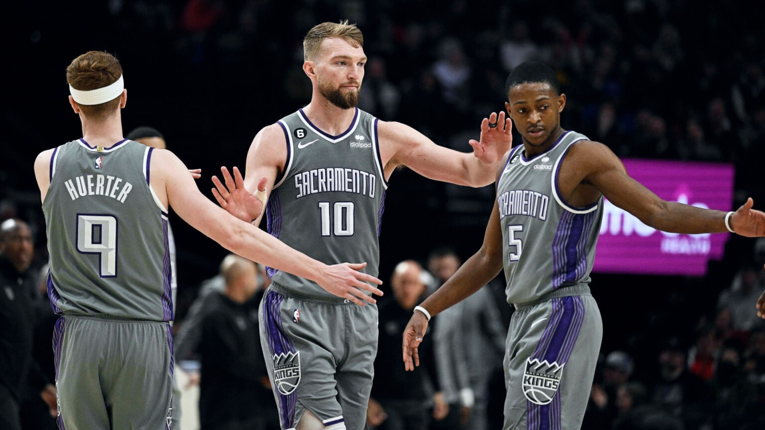 Kings clinch 1st playoff berth since 2006, ending 16-season drought ...