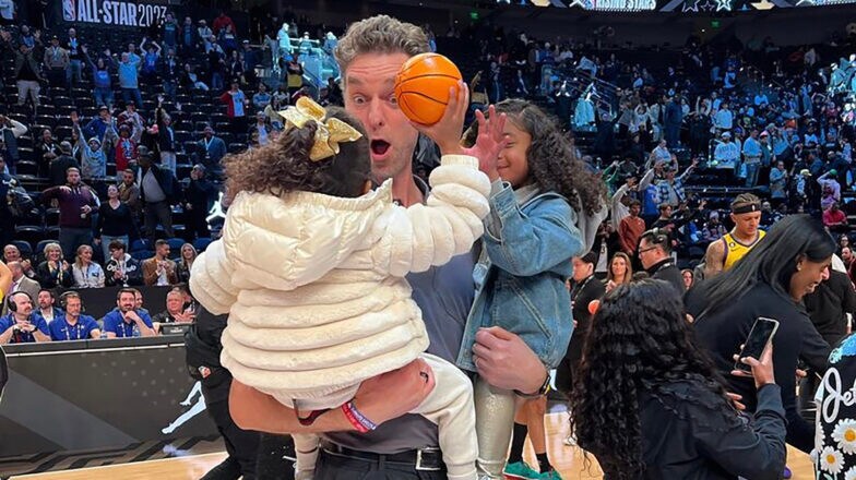 How Pau Gasol made Kobe Bryant's family his own | NBA.com