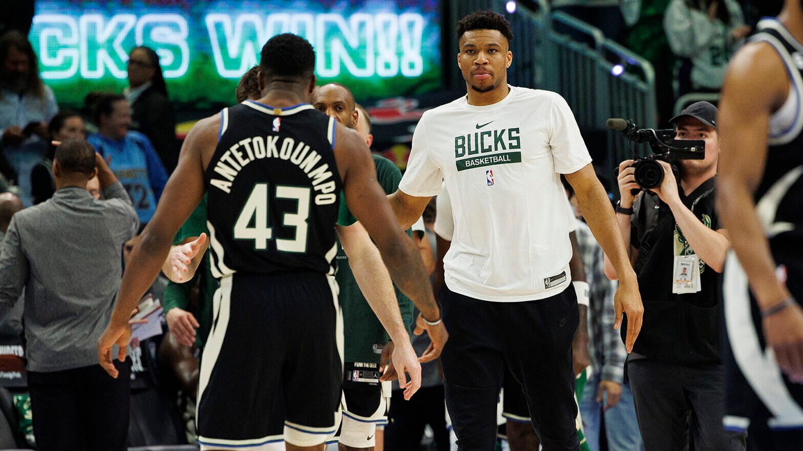 Giannis Antetokounmpo (back) ruled out for Game 3 vs. Heat - TittlePress
