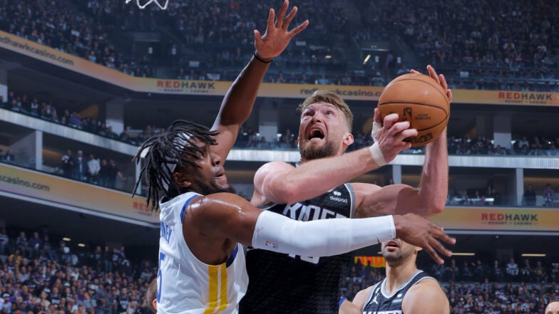 Domantas Sabonis sustained sternum contusion, questionable for Game 3 | NBA.com