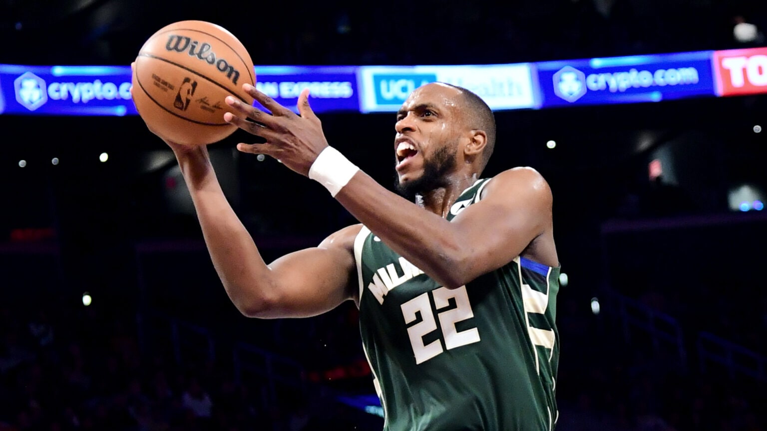 Khris Middleton practices fully, Bucks gear up for playoffs | NBA.com