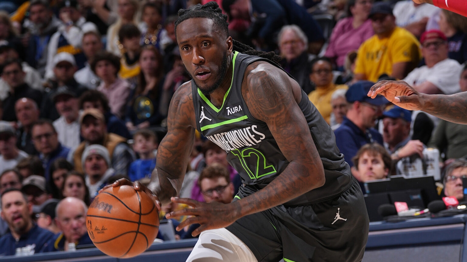Taurean Prince signs with Lakers | NBA.com