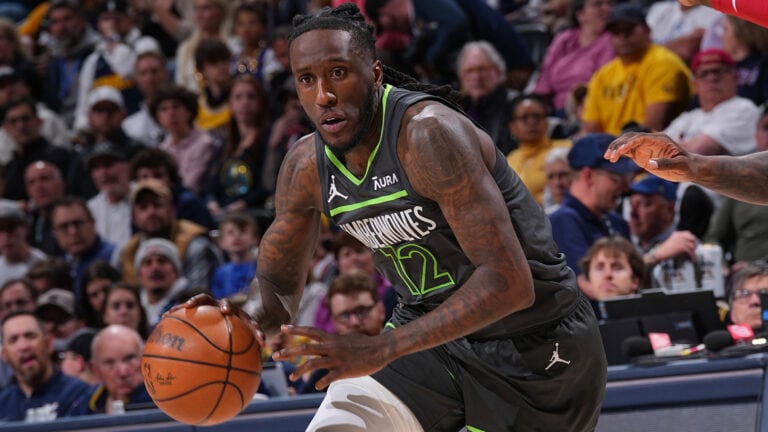 Taurean Prince signs with Lakers | NBA.com