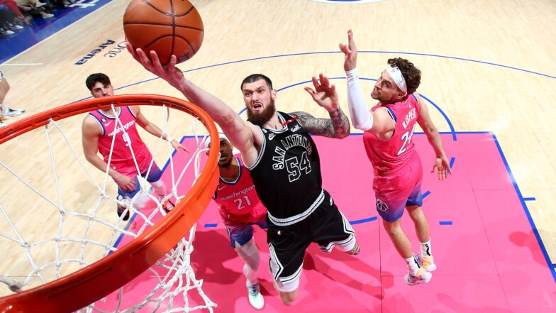 Spurs re-sign Sandro Mamukelashvili | NBA.com