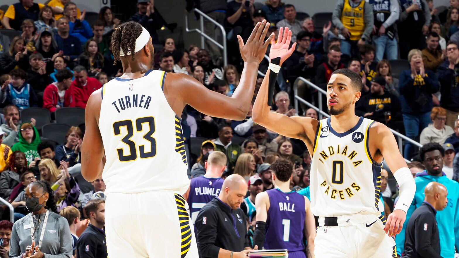 Young Pacers look to take step toward playoffs