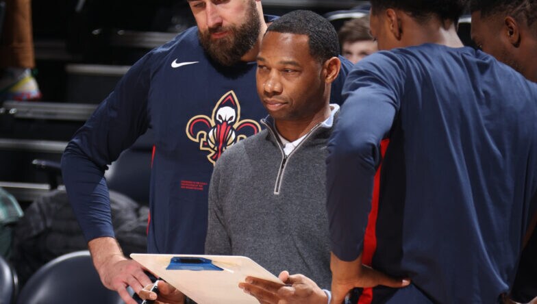 Pelicans coach Willie Green (illness) misses game vs. Mavs | NBA.com