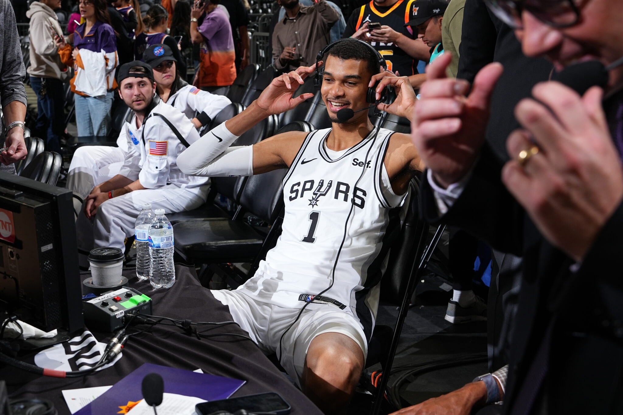 NBA Starting 5, Nov. 1: Wemby, Spurs stage furious rally past Suns ...
