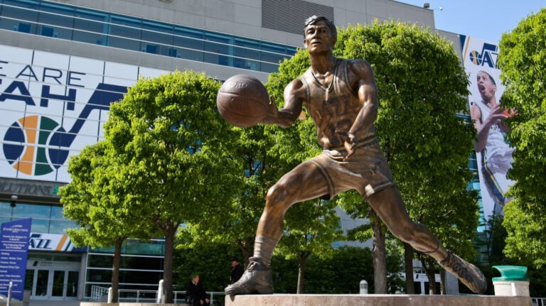 Basketball legends with statues at NBA arenas | NBA.com