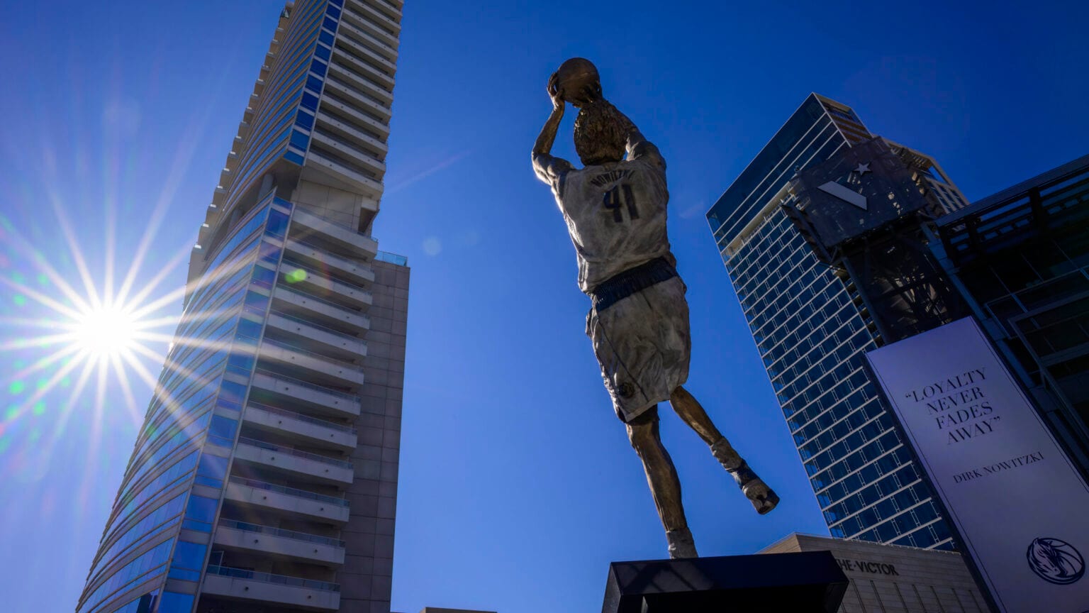 Basketball legends with statues at NBA arenas | NBA.com