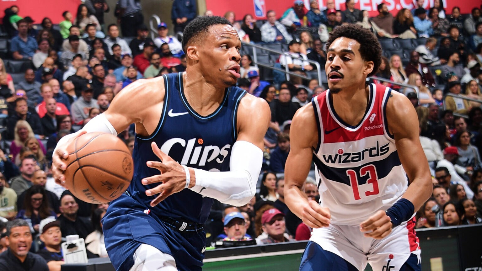 Russell Westbrook exits Clippers' victory with fractured left hand ...