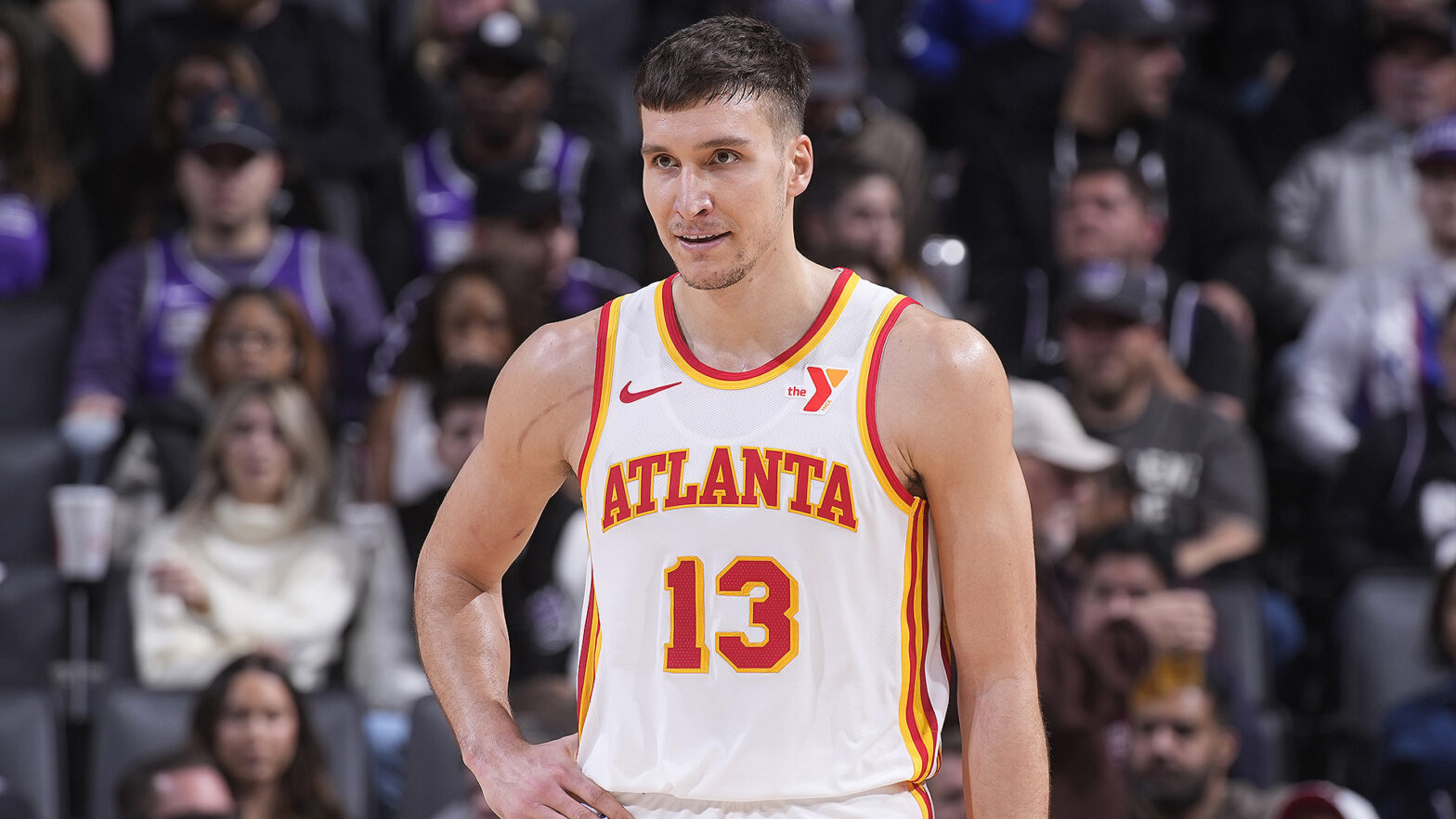 Bogdan Bogdanovic receives Sekou Smith Award from Hawks | NBA.com