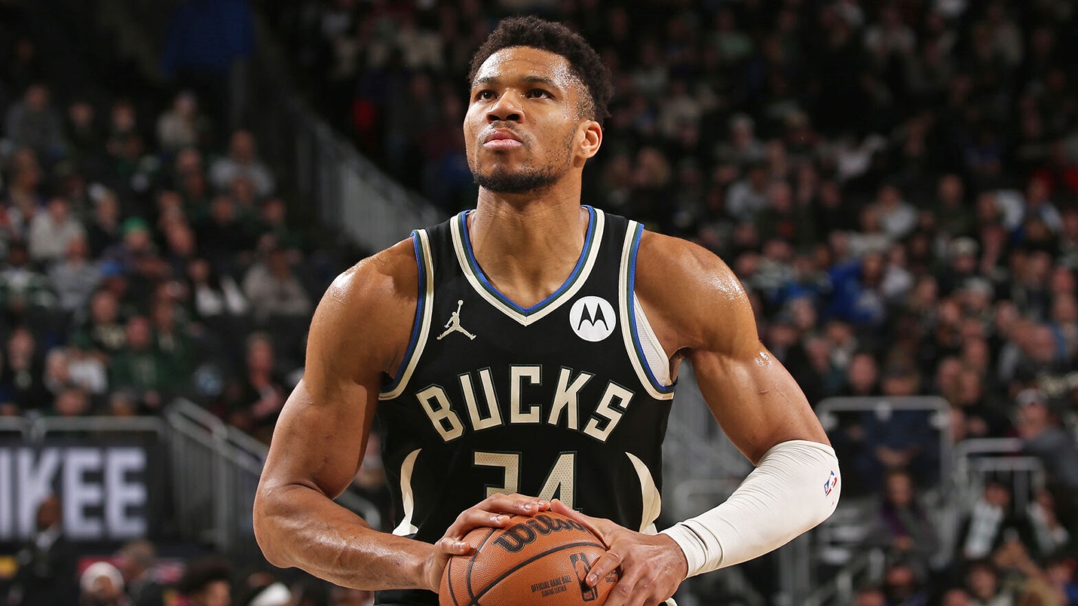 Celtics, Bucks combine for record-low 2 free throws | NBA.com