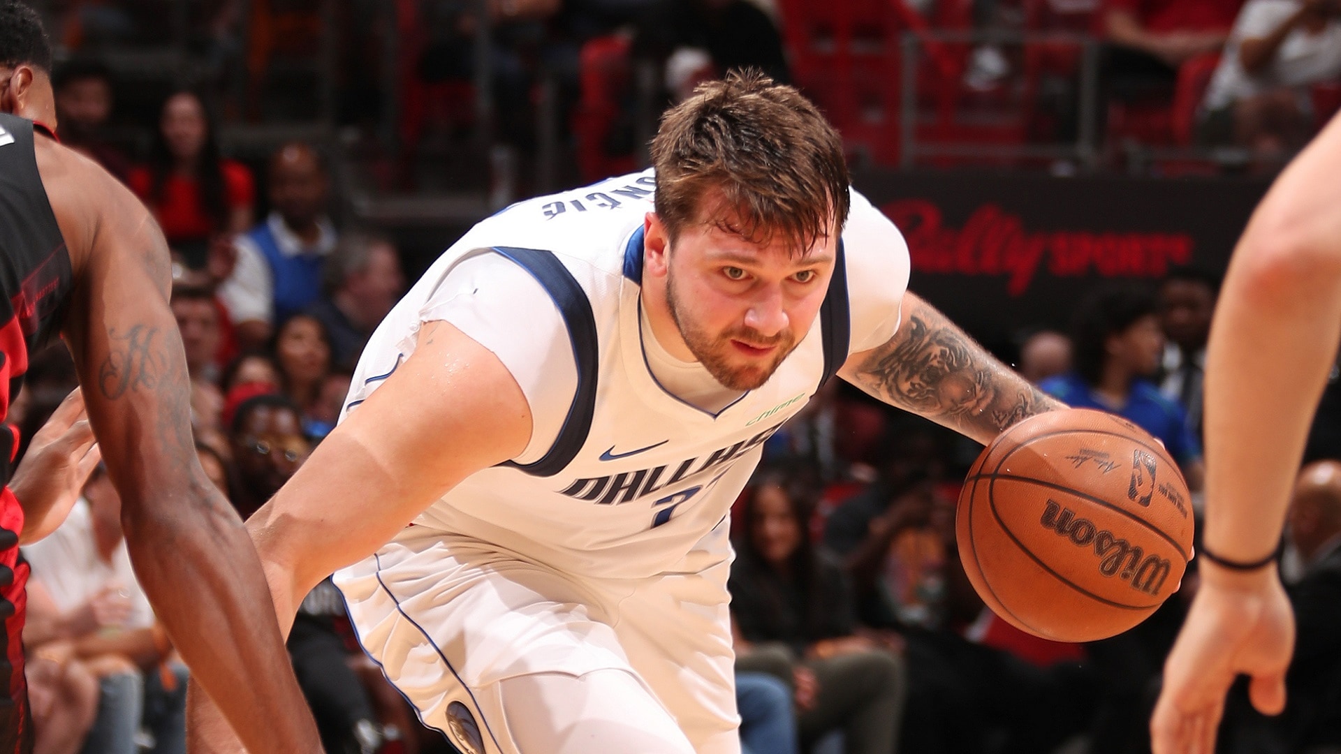 Knicks legend Bill Bradley puts on 1-man show in Max autobiography | NBA.com