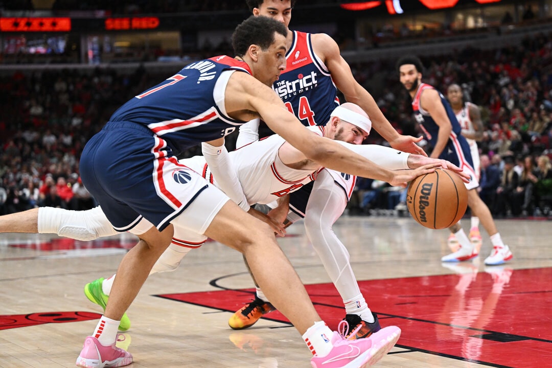 Bulls' Alex Caruso wins 2023-24 NBA Hustle Award | NBA.com