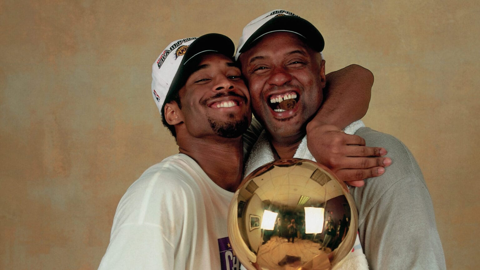 Dell and Steph Curry among 15 greatest father-son duos in NBA history