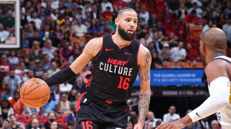Caleb Martin, 76ers agree to 4-year deal | NBA.com