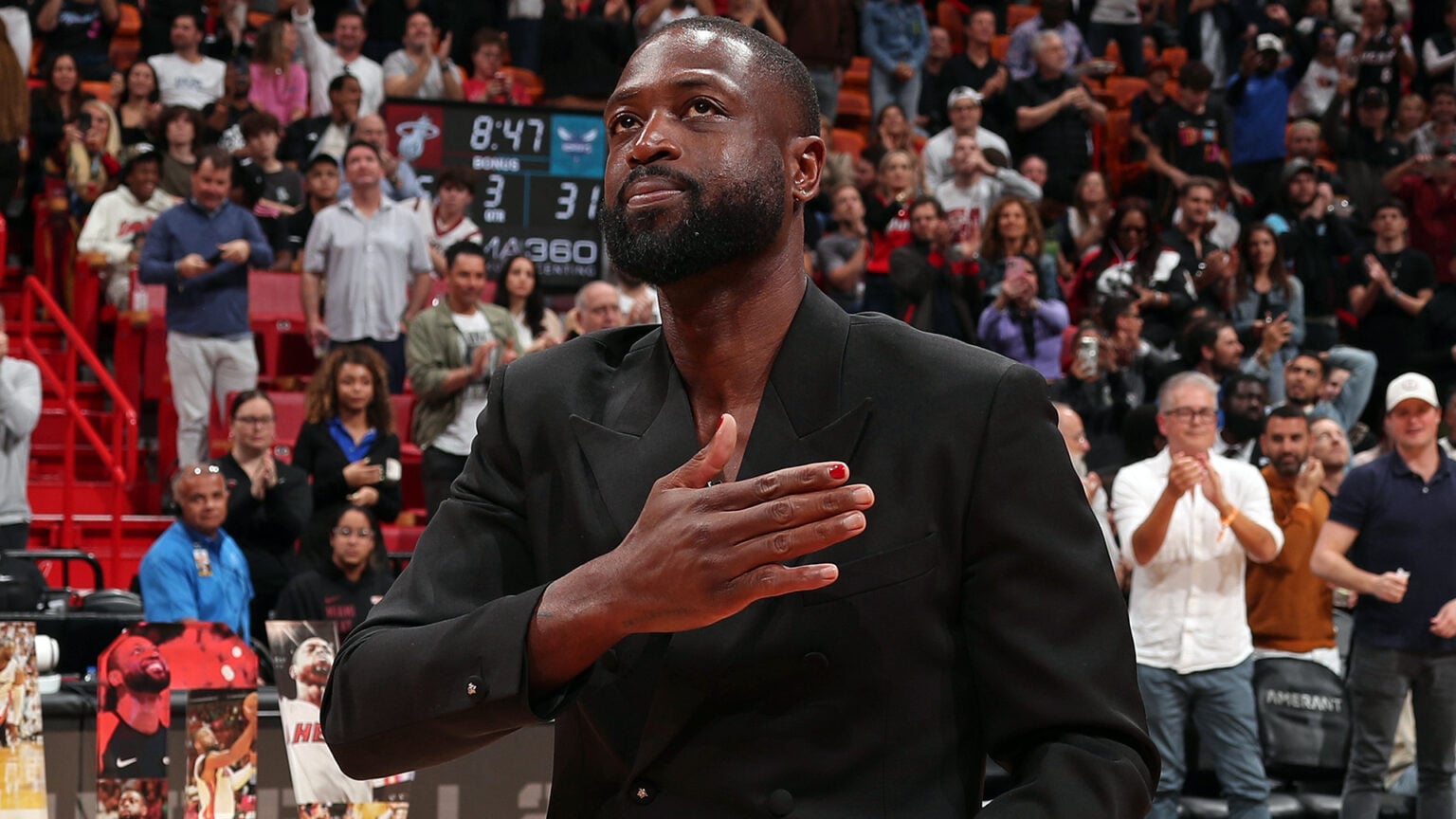 Heat to unveil statue of Hall of Famer Dwyane Wade in October | NBA.com