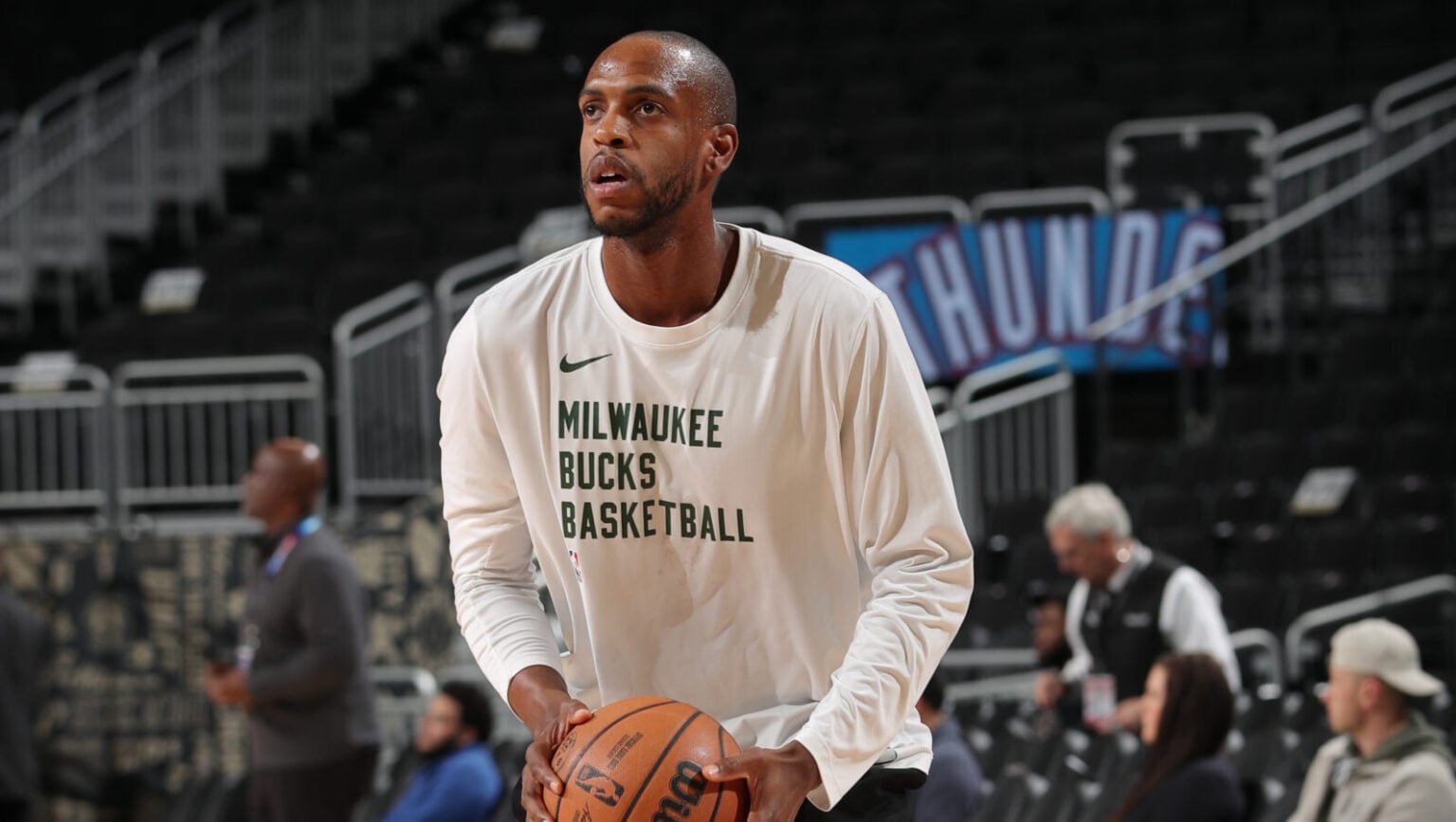 Bucks' Khris Middleton scores 11 in season debut vs. Celtics | NBA.com