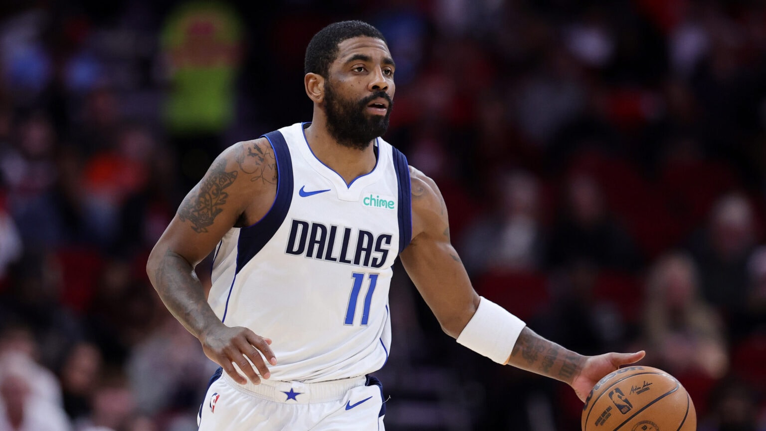 Mavs' Kyrie Irving out at least 1-2 weeks with bulging disc in back ...