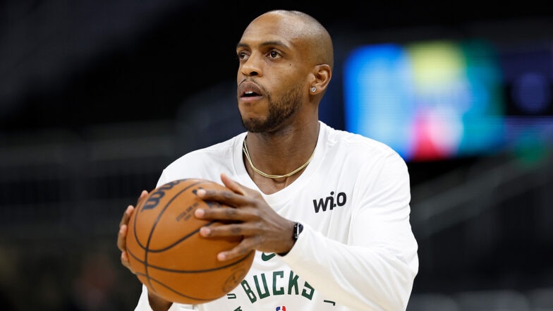 Former Bucks forward Khris Middleton thanks Milwaukee in social media ...