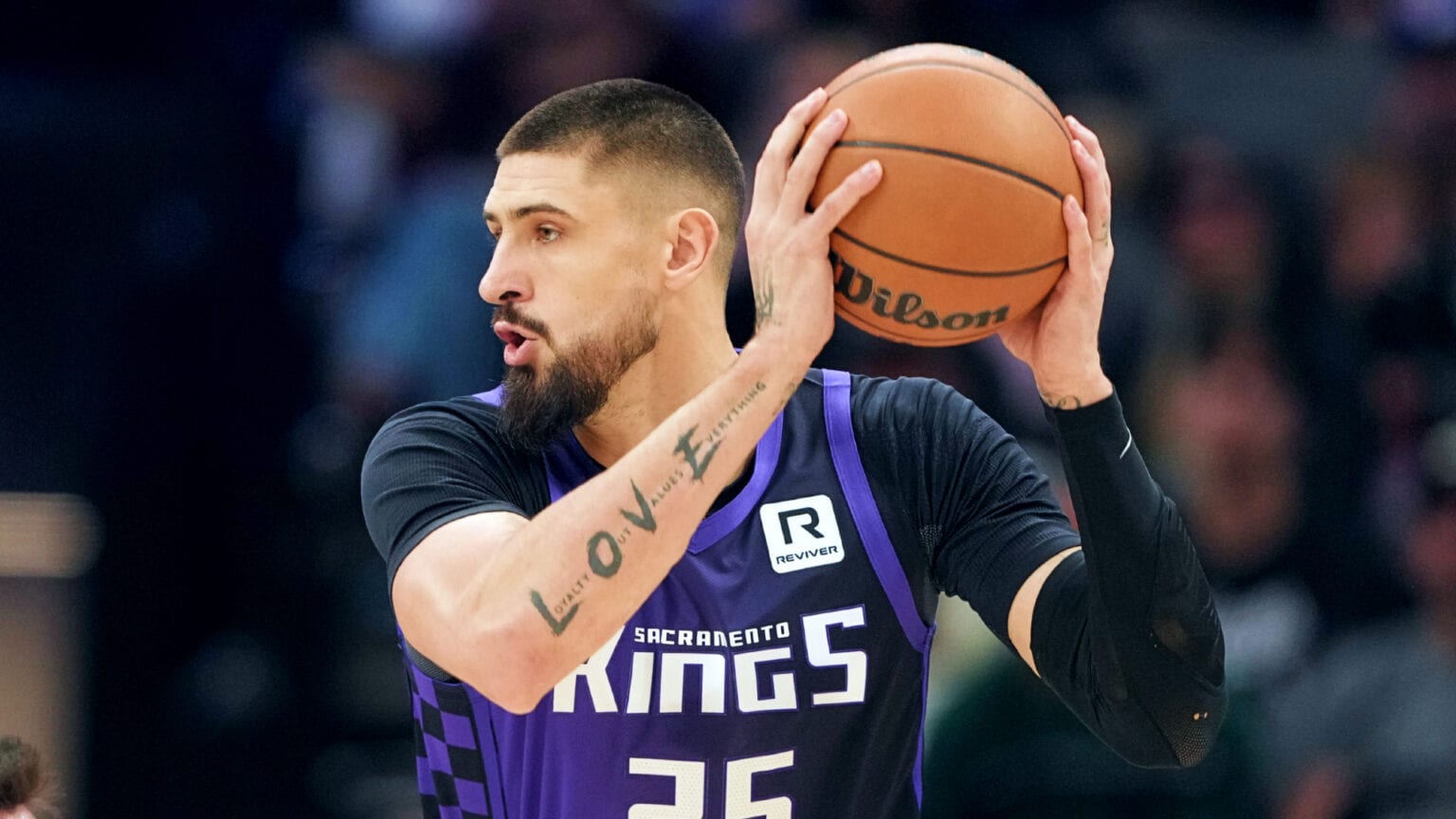 Lakers sign free agent center Alex Len following rescinded Mark ...