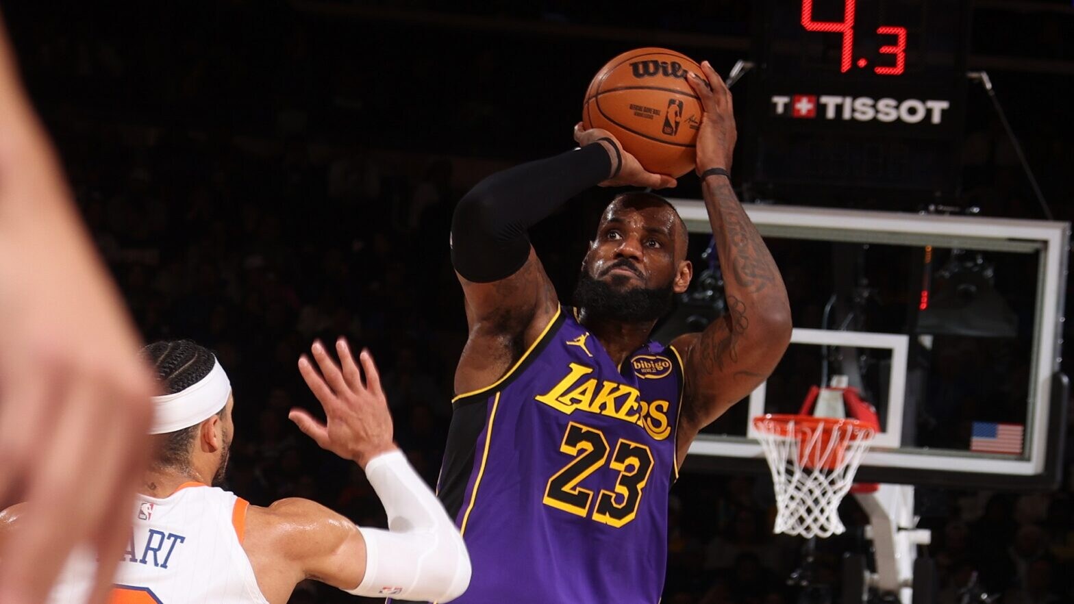 Lakers star LeBron James becomes seventh NBA player to reach 2,500 3 ...