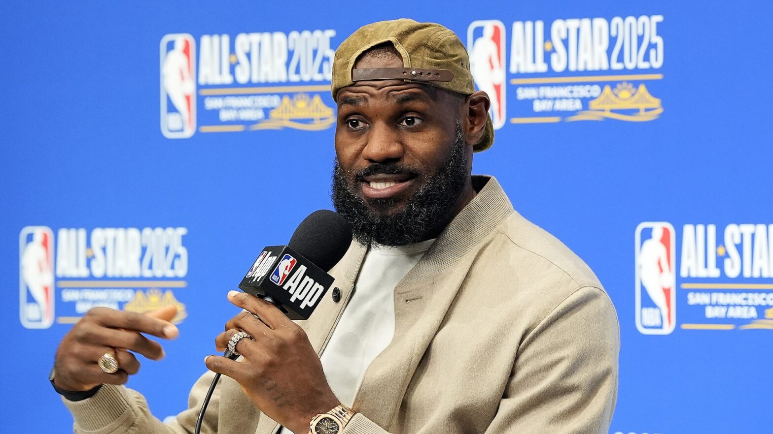 LeBron James sits out All-Star Game, ending 20-year streak of starts ...