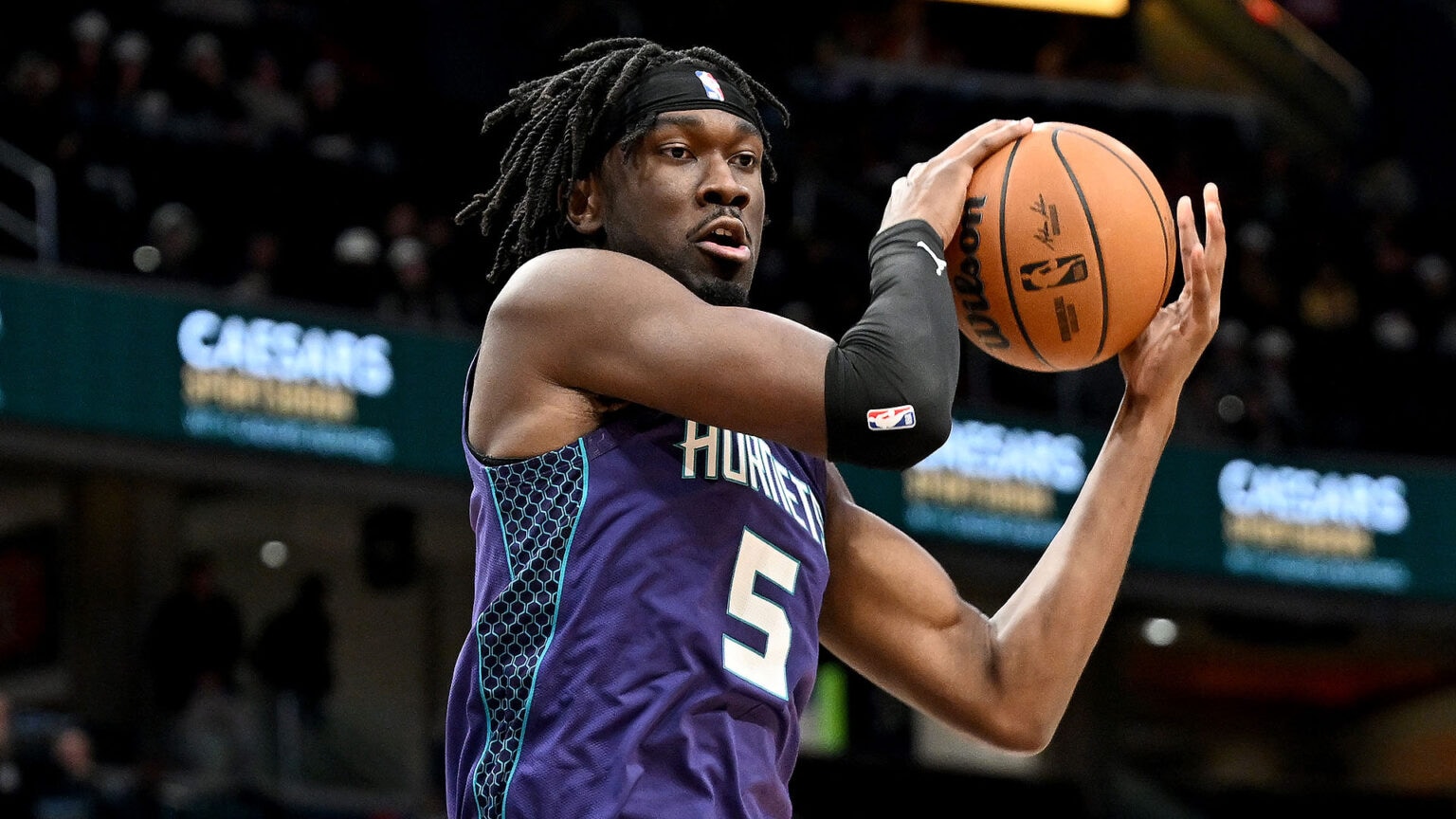 Suns trade for Hornets center Mark Williams | NBA.com
